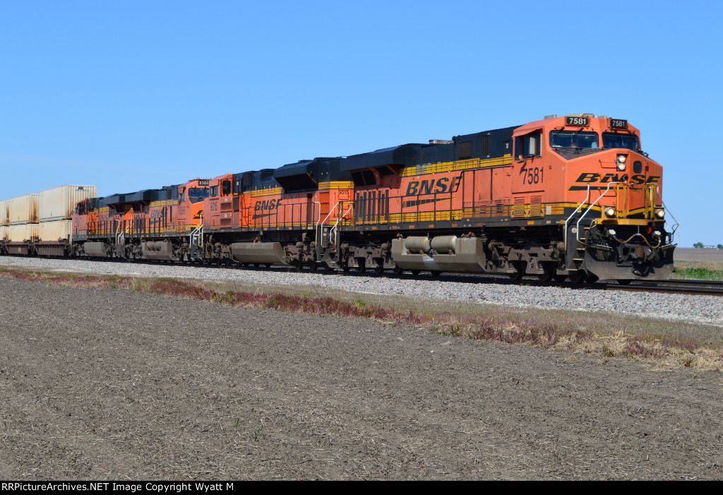 BNSF 7581